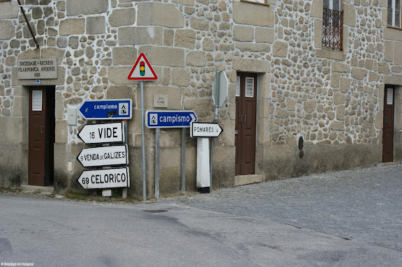 Placas - O Rouxinol de Pomares